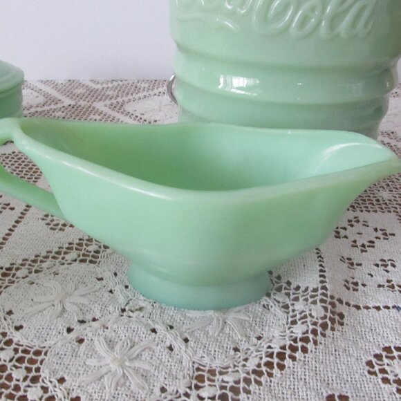 Jadeite Glass | Dining | Sold Rare Jadeite Gravy Boat Jadeite Green ...